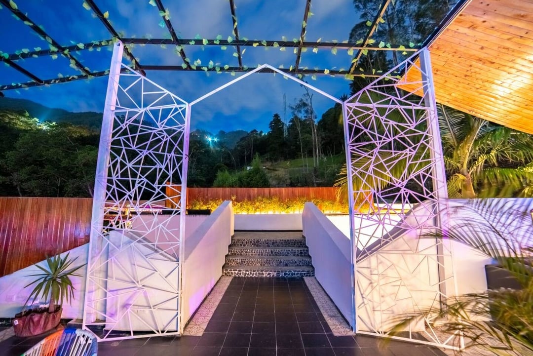 Exclusive 10BR Haven with Contemporary Flair | 640961 | portal.stayhvn.com