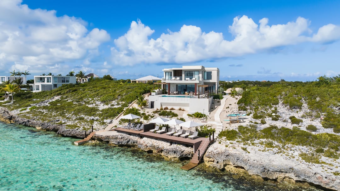 Luxe Waterfront Hideaway with Pool in Turks & Caicos | 763634 | portal ...